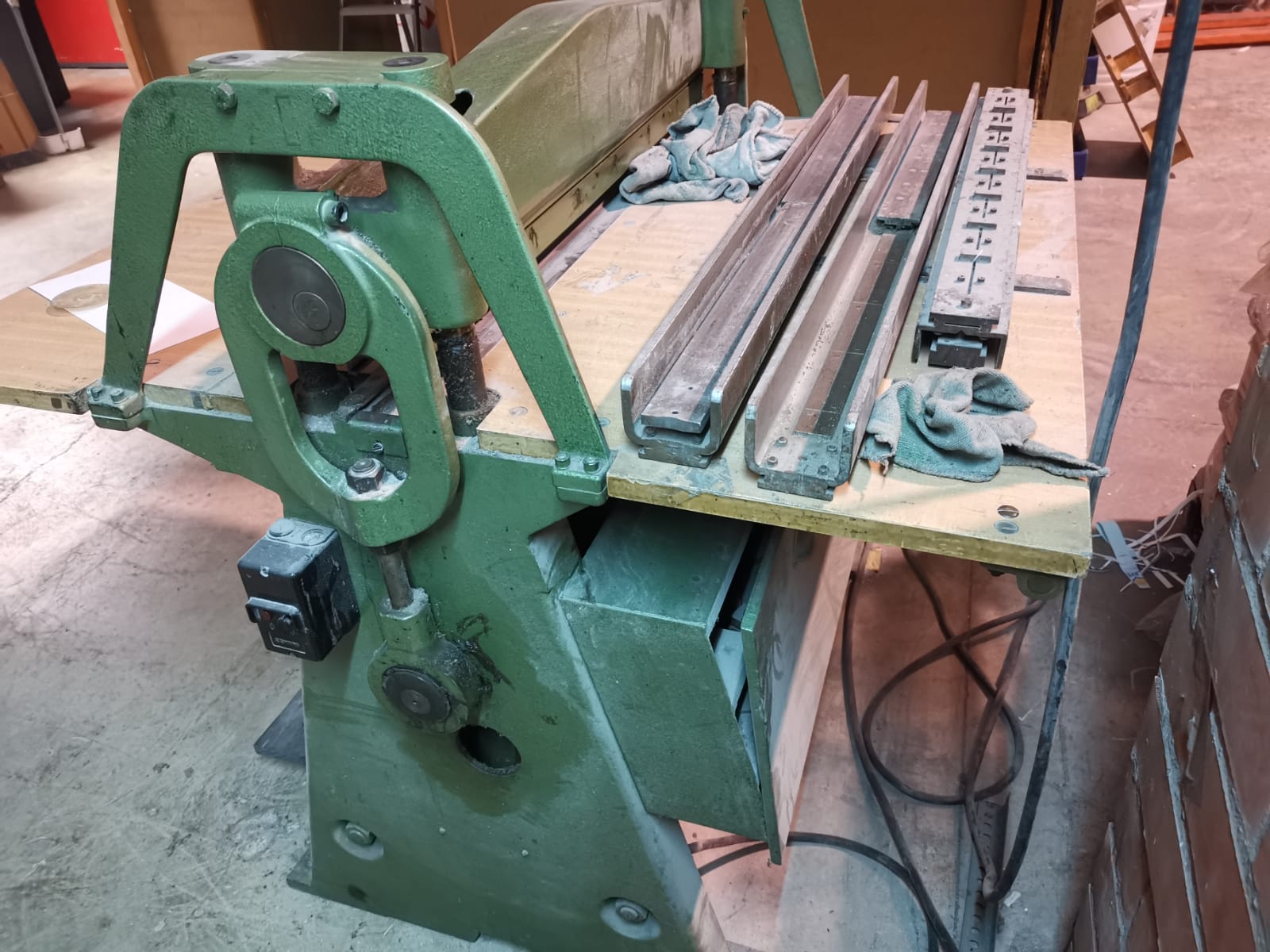 Kroll Creasing and Perforation Machine | AGM Anwar Graphische Maschinen ...