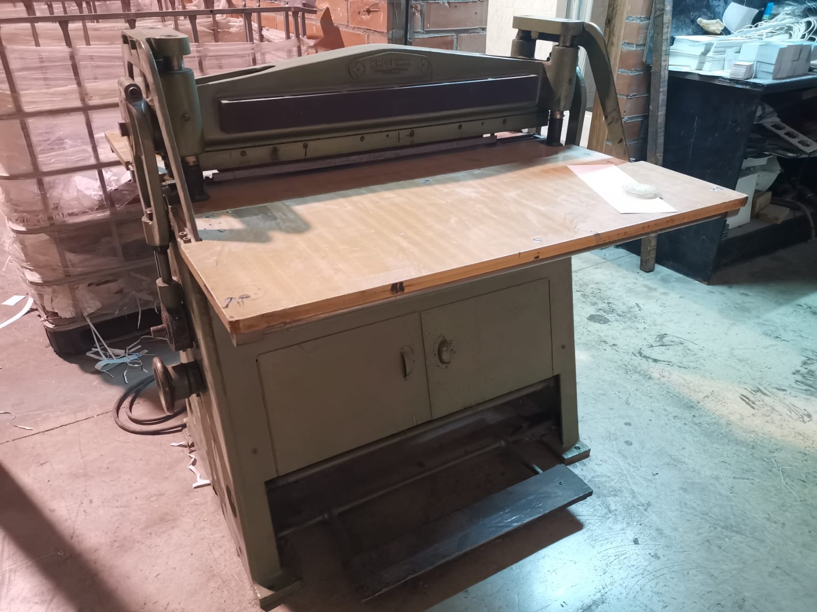 Kroll Creasing and Perforation Machine | AGM Anwar Graphische Maschinen ...