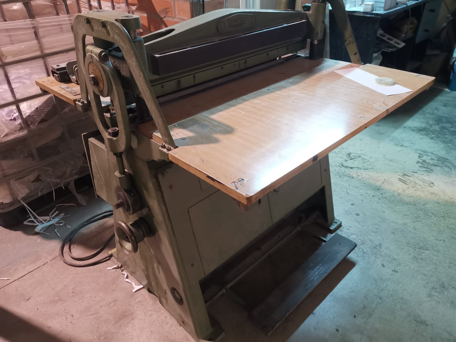 Kroll Creasing and Perforation Machine | AGM Anwar Graphische Maschinen ...