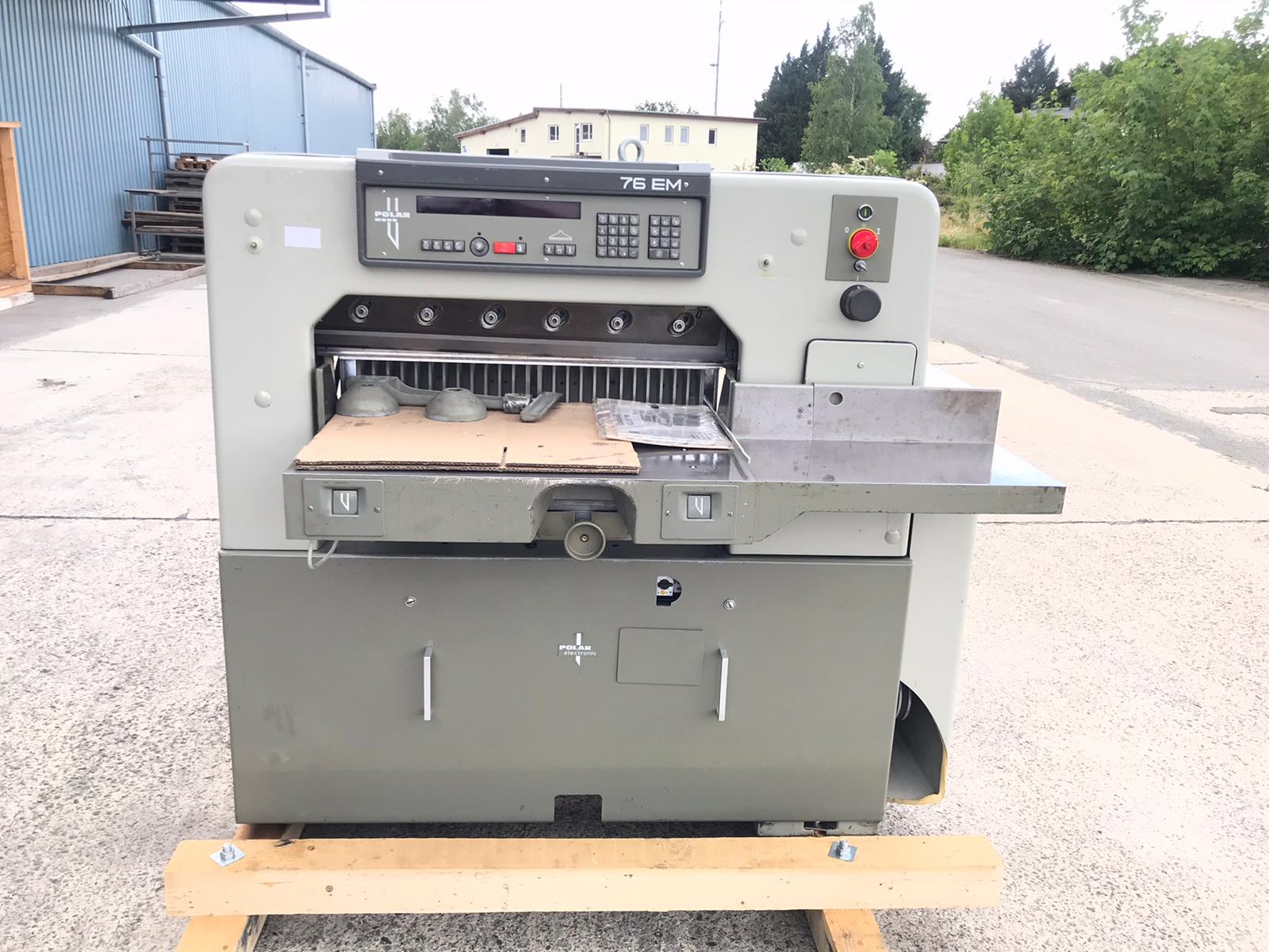 Category: Cutting Machines | AGM Anwar Graphische Maschinen