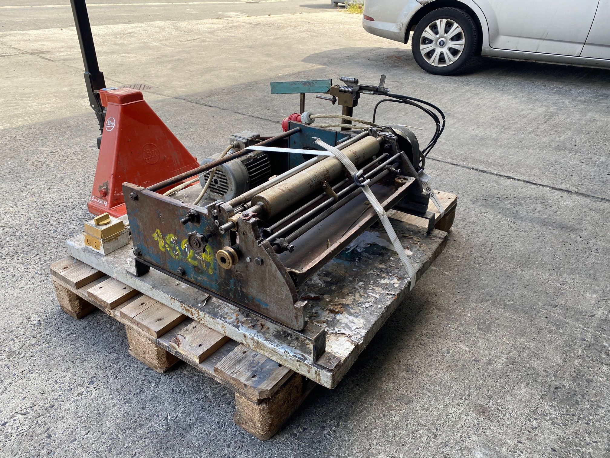 Gluing Machine | AGM Anwar Graphische Maschinen GmbH