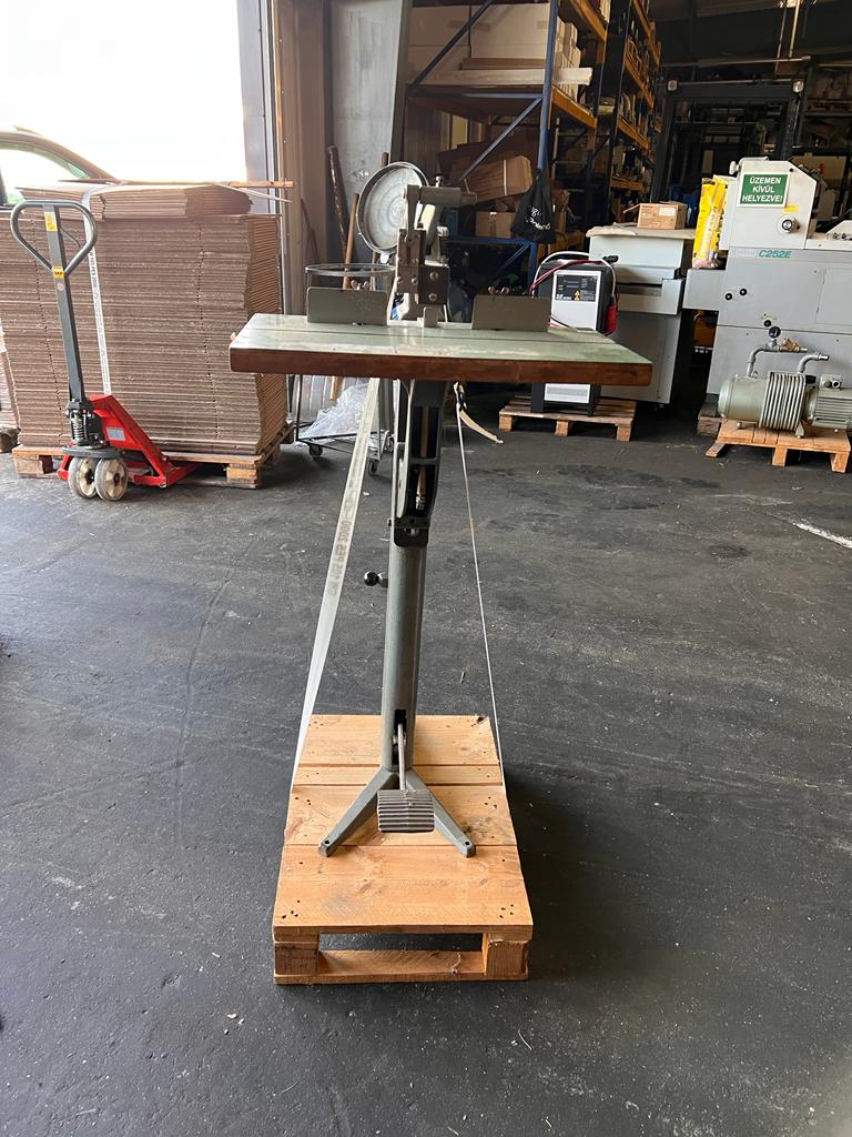 Stapling Machine | AGM Anwar Graphische Maschinen GmbH