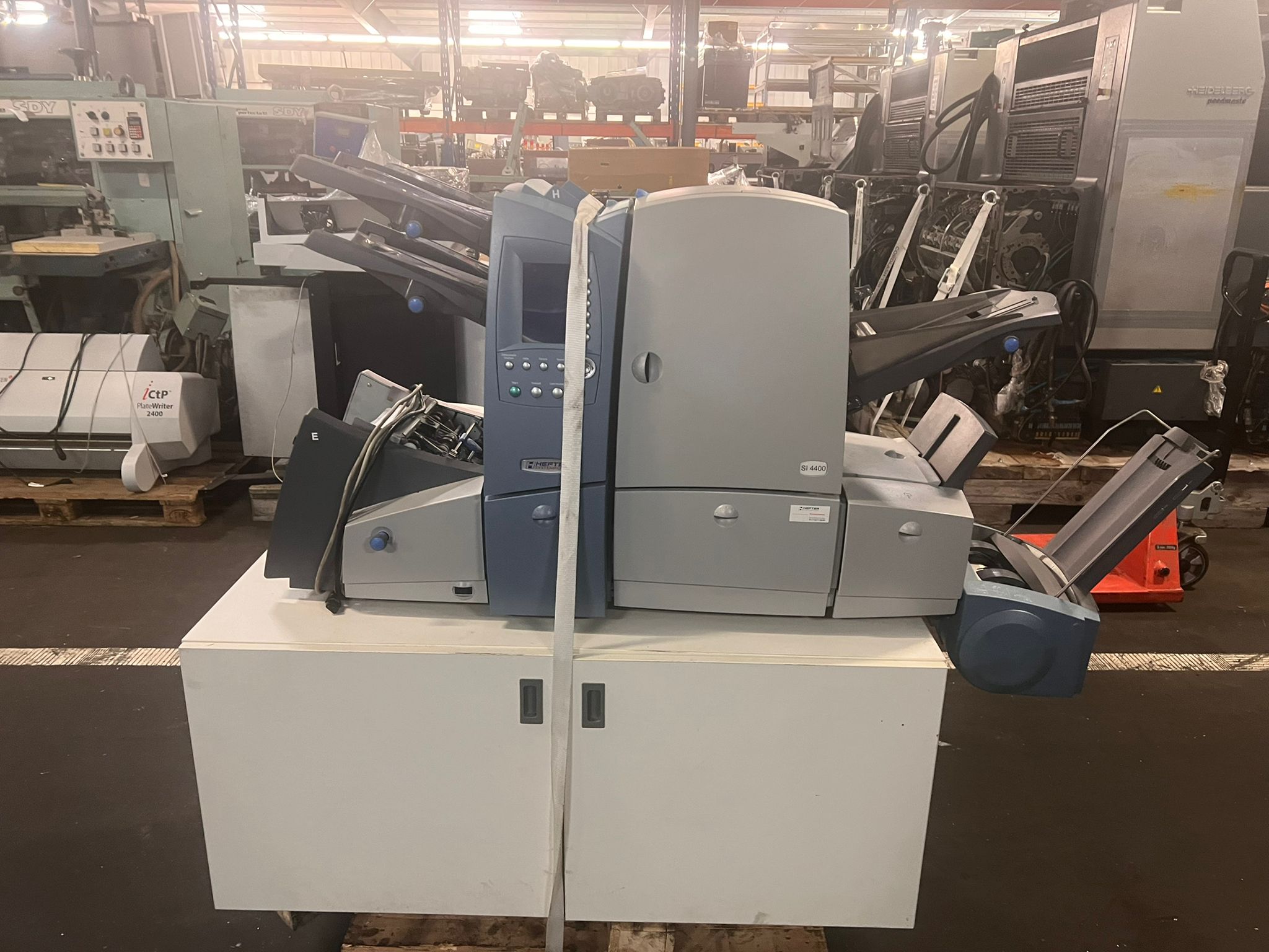 Hefter Systemform SI 4400 B | AGM Anwar Graphische Maschinen GmbH