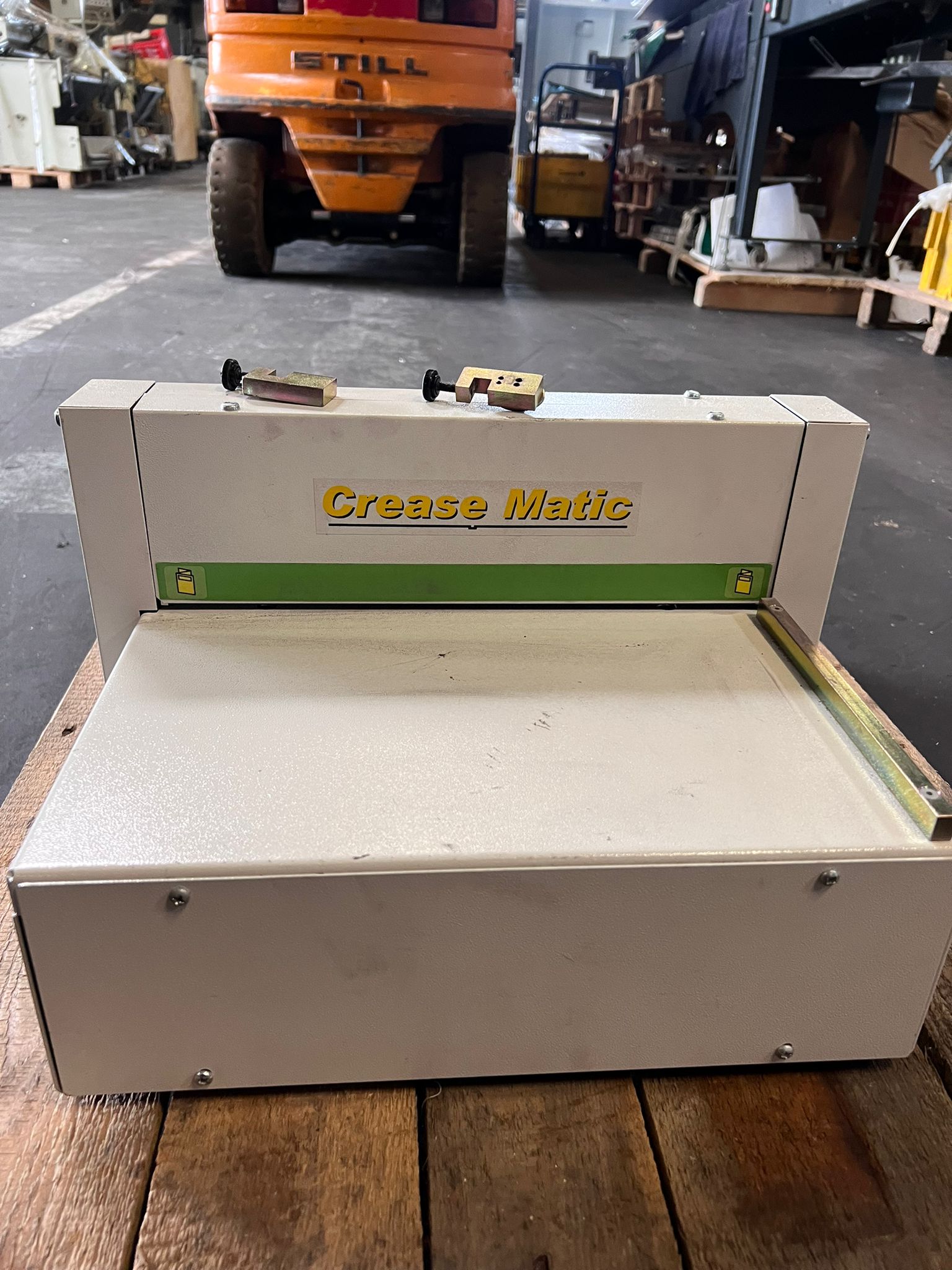Crease Matic Electril Creaser | AGM Anwar Graphische Maschinen GmbH