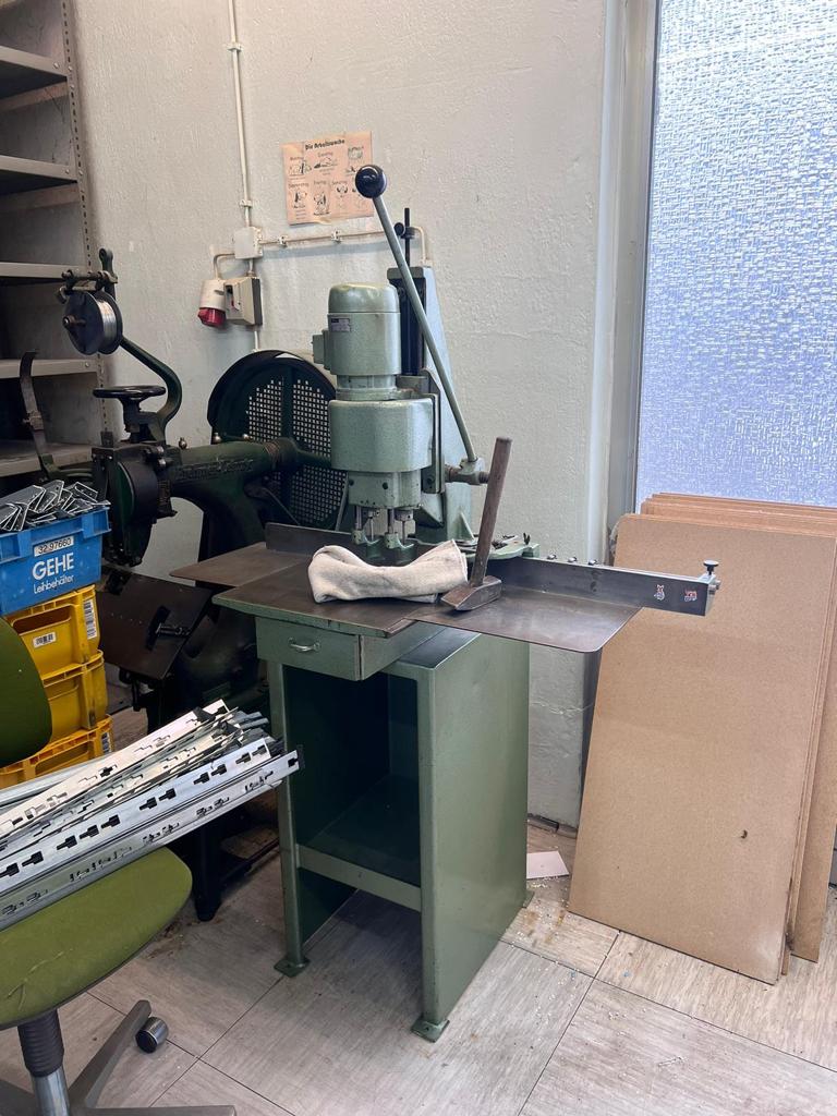 Hang 136D | AGM Anwar Graphische Maschinen GmbH