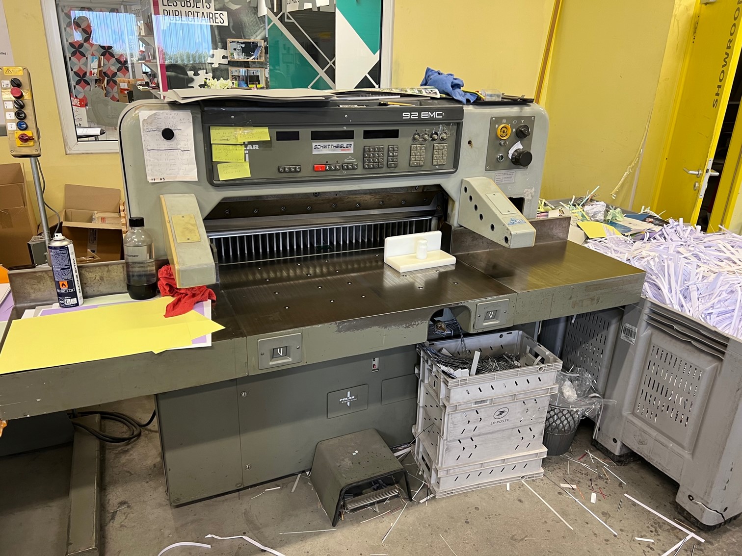 Category: Cutting Machines | AGM Anwar Graphische Maschinen