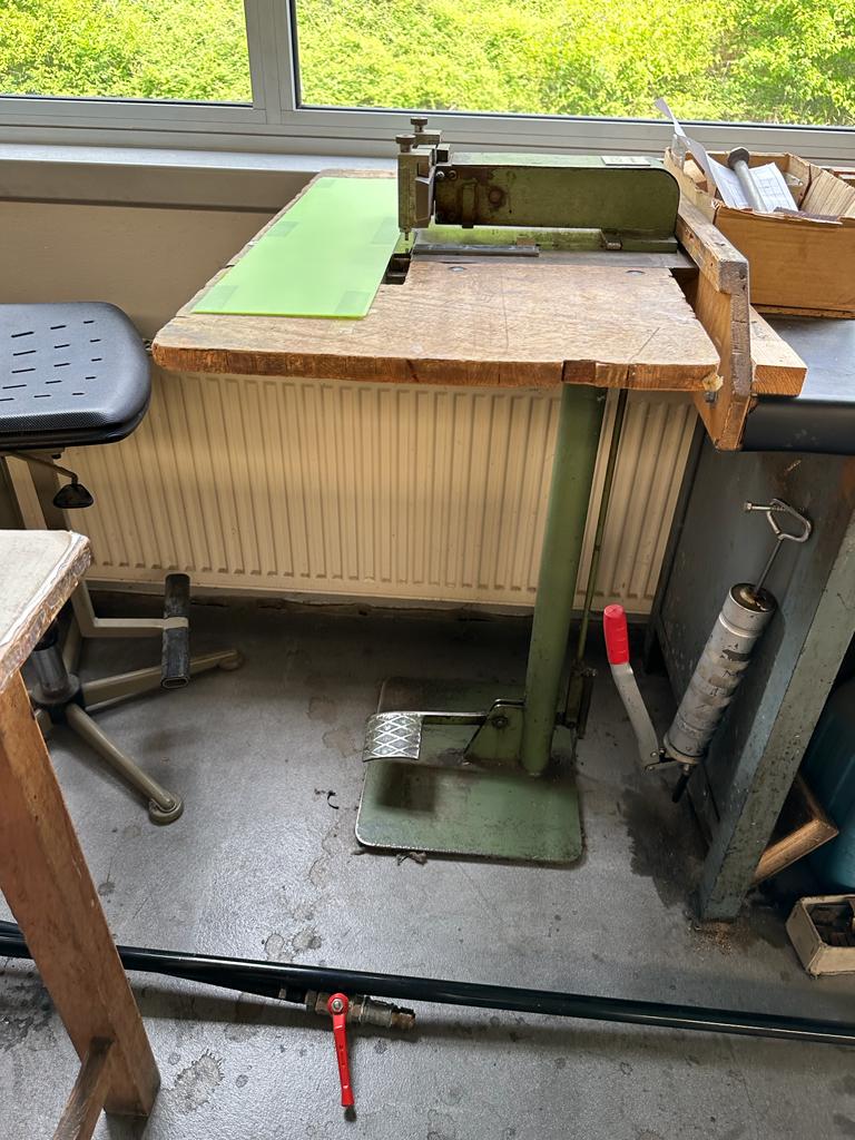 Slotting Machine | AGM Anwar Graphische Maschinen GmbH