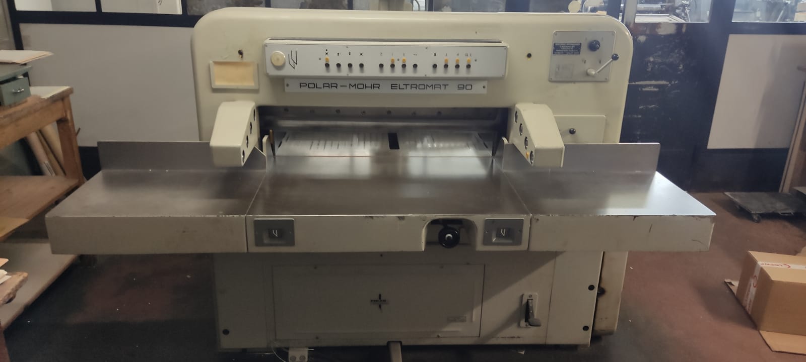 Polar 90 EL | AGM Anwar Graphische Maschinen GmbH